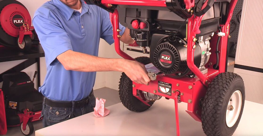 How To Replace the Gas and Oil in the FLEX Power Base | Troy-Bilt ...
